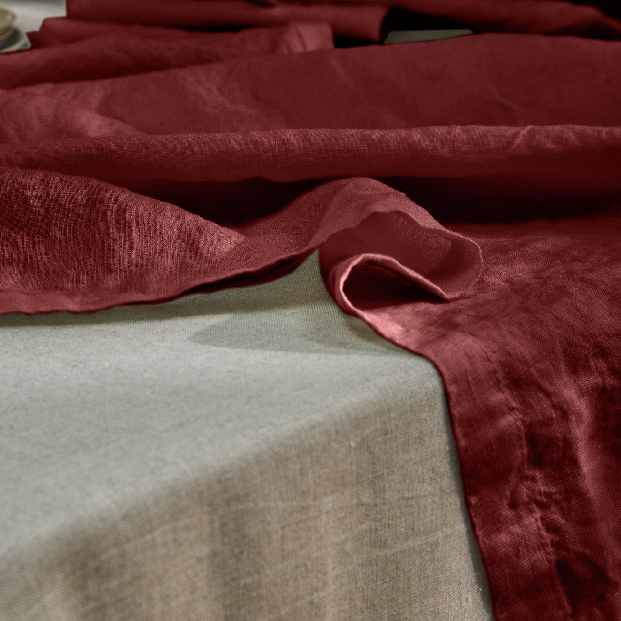 Plain table runner in brick red linen | Linenshed