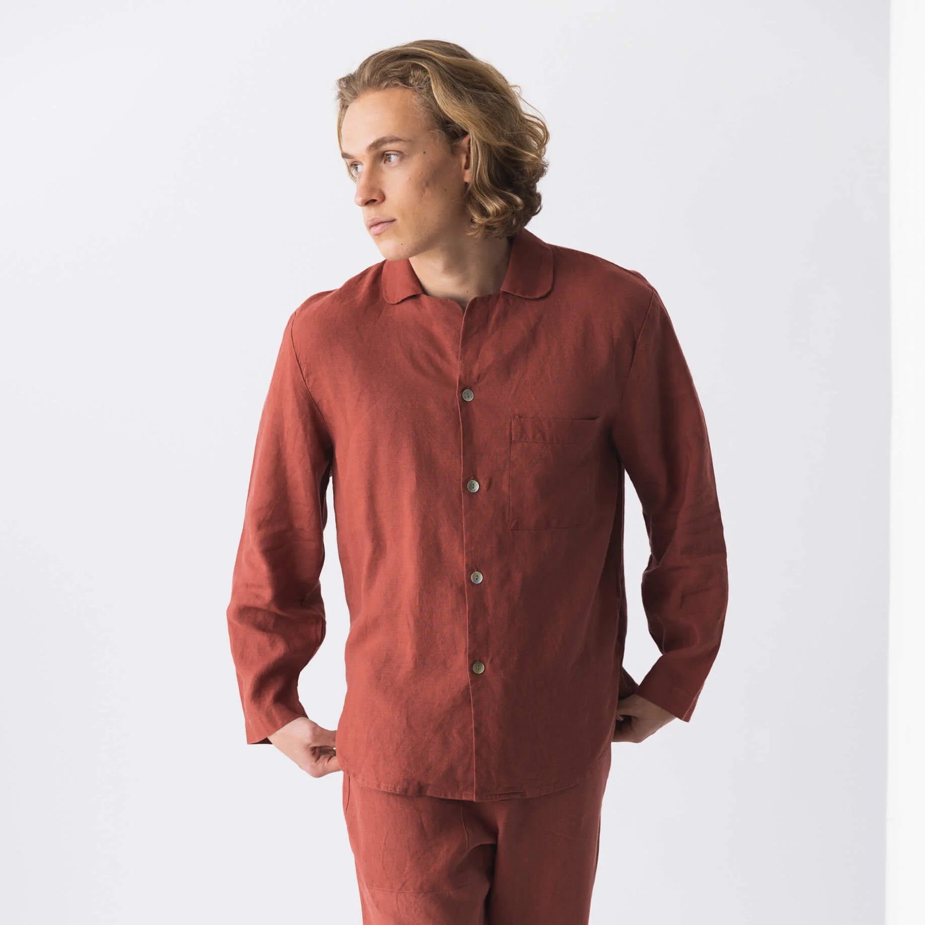 Long sleeves pajama jacket in brick red linen | Linenshed
