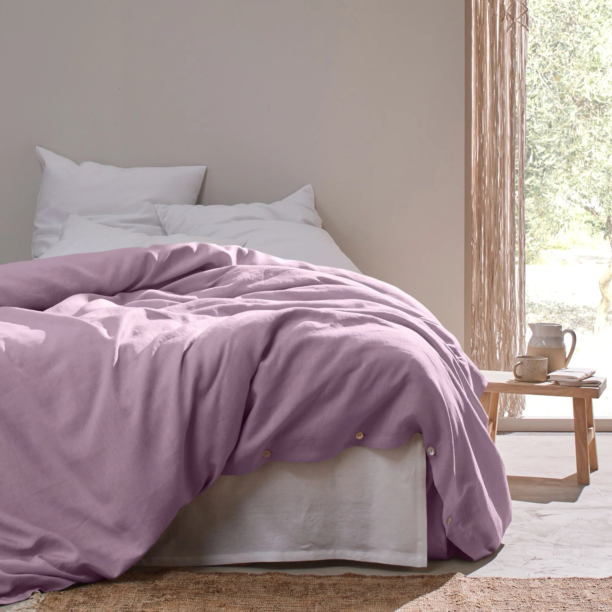 Duvet cover with button closure in lilac linen | Linenshed