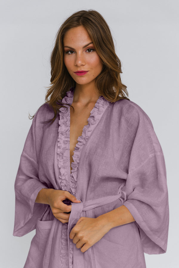 Linen short bathrobe with ruffles lilac | Linenshed