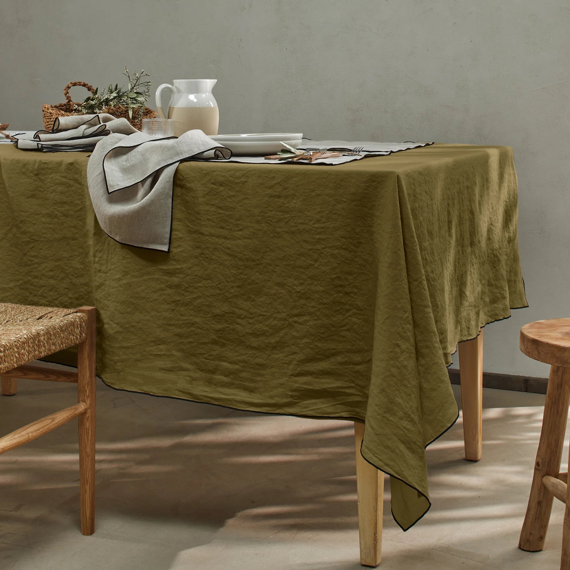 Tablecloth in green linen with bourdon stitch | Linenshed